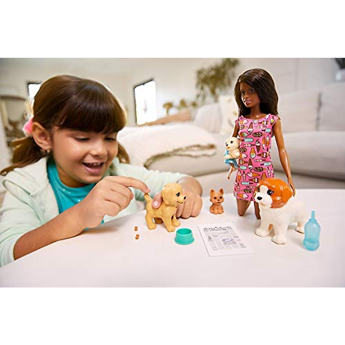 Barbie Doggy Daycare Doll, Brunette, and Pets Playset with 4 Dogs, Including One Puppy that Poops and One that Pees, Plus Color-Change Paper and More, Gift for 3 to 7 Year Olds​