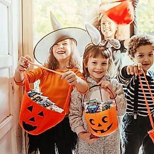 KIMOBER 240pcs Halloween Cellophane Treat Bags Self Adhesive Clear Cookie Bags Self Sealing Transparent Cello Candy Bags Self-adhesive Plastic Goody Snacks Gift Bags for Halloween Party Favors