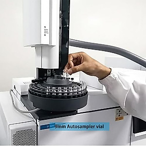 PEKYBIO 2 ml Autosampler Vial, 9-425 HPLC Vial with Writing Area and Graduation, Clear Sample Vial and 9mm Blue Screw Cap with Hole, White PTFE&Red Silicone Septa, 100 of Pack