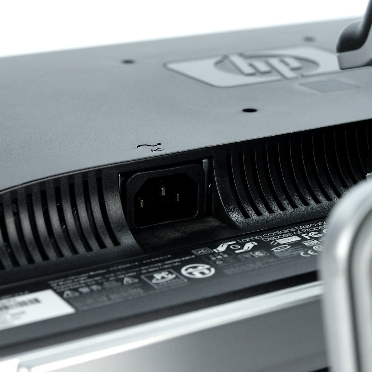 HP W1907 19-inch Widescreen Flat Panel LCD Monitor