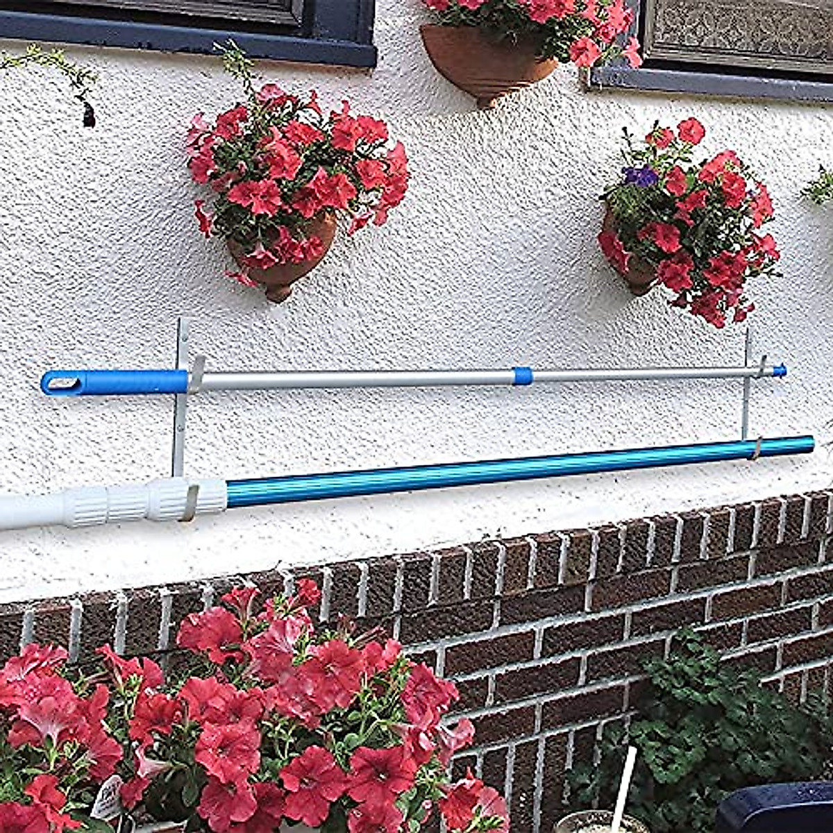 Oeey 4pcs Pool Pole Hanger, Wall Mount Pool Rod Hanger, Aluminium Pool Hooks Ideal for Telescopic Poles, Skimmers, Leaf Rakes, Garden Tools and Swimming Pool Accessories