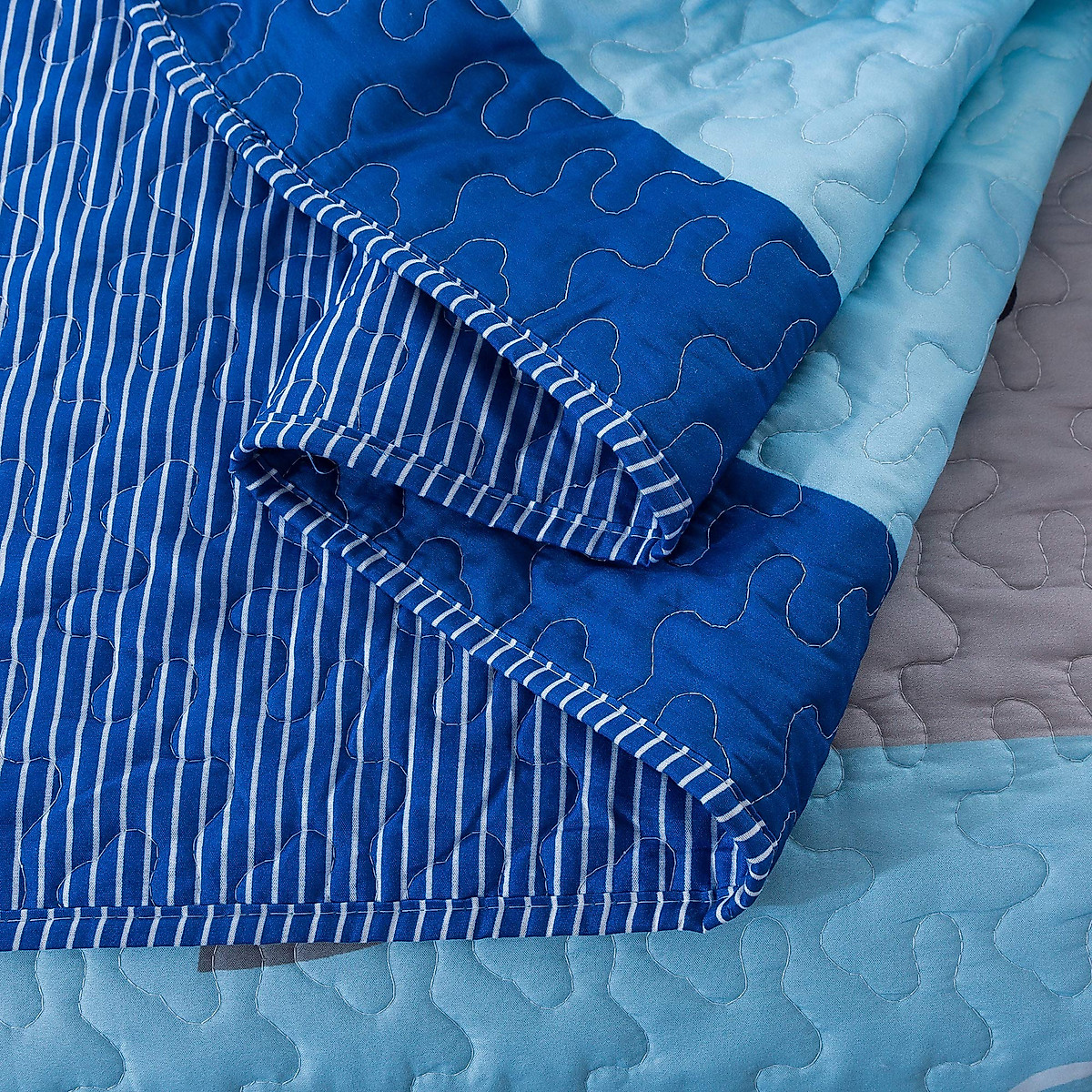 Soul & Lane Ocean Explorer Quilt Set - Twin Size with 1 Sham, Kids Ocean Themed Quilted Bedspread with Whales and Sea Life, Lightweight Nautical Bedding for Toddlers and Kids