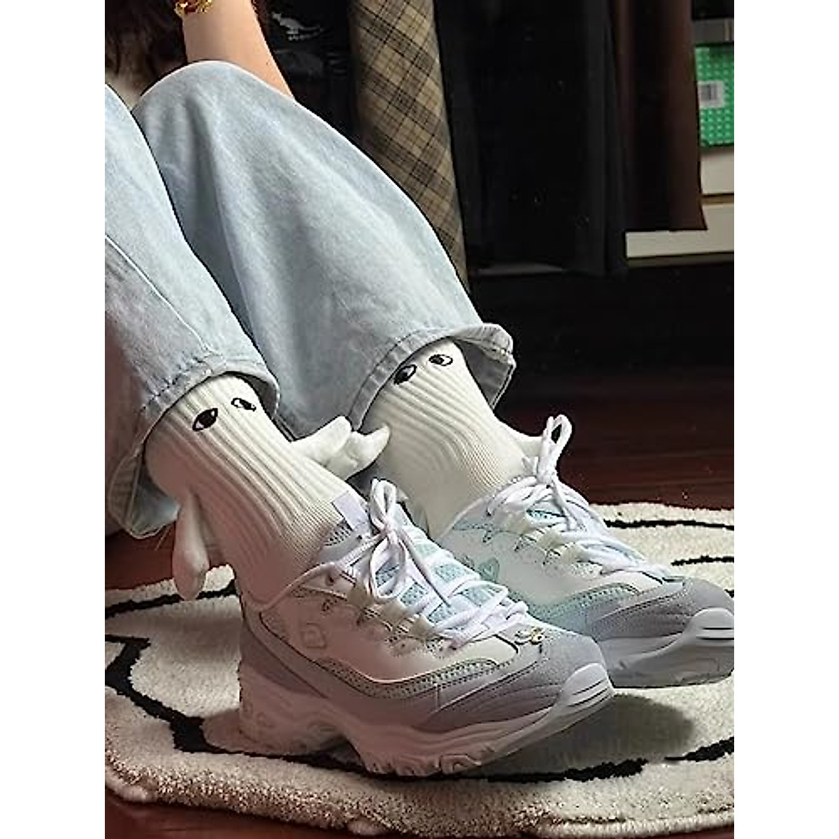 Sdetrcq 2Pairs Friendship Socks Magnet Hand in Hand Socks, Best Friend Socks Magnetic Socks Hand Hold, Magnetic Hand Holding Socks (2 Pairs, 2D White)