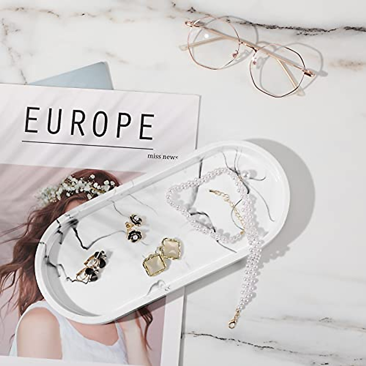 KENOBEE Jewelry Organizer Tray, Resin Bathtub Bathroom Catchall, Oval Cosmetic Vanity Decorative Storage Holder Jewelry Dish for Ring Bracelet Perfume Soap Shampoo Towel Tissues, Marble White