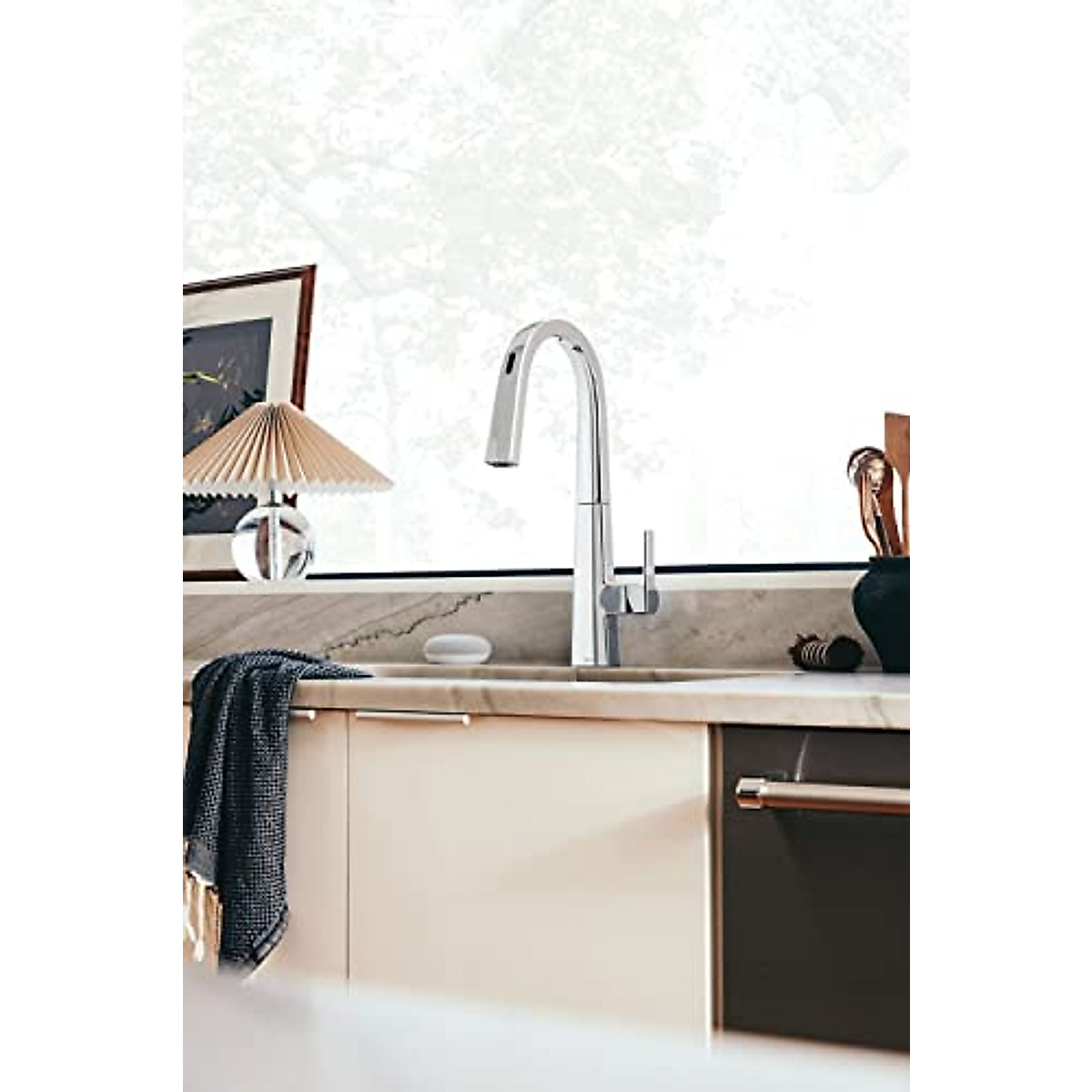 Moen S75005EVC Nio Smart Touchless Pull Down Sprayer Kitchen Faucet with Voice Control and Power Boost, Chrome