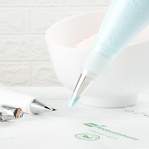 Restaurantware Pastry Tek Piping Tip 1 Open Star Decorating Tip - #1M Dent-Resistant Stainless Steel Icing Tip Dishwasher-Safe Decorate Cupcakes Cakes or Cookies