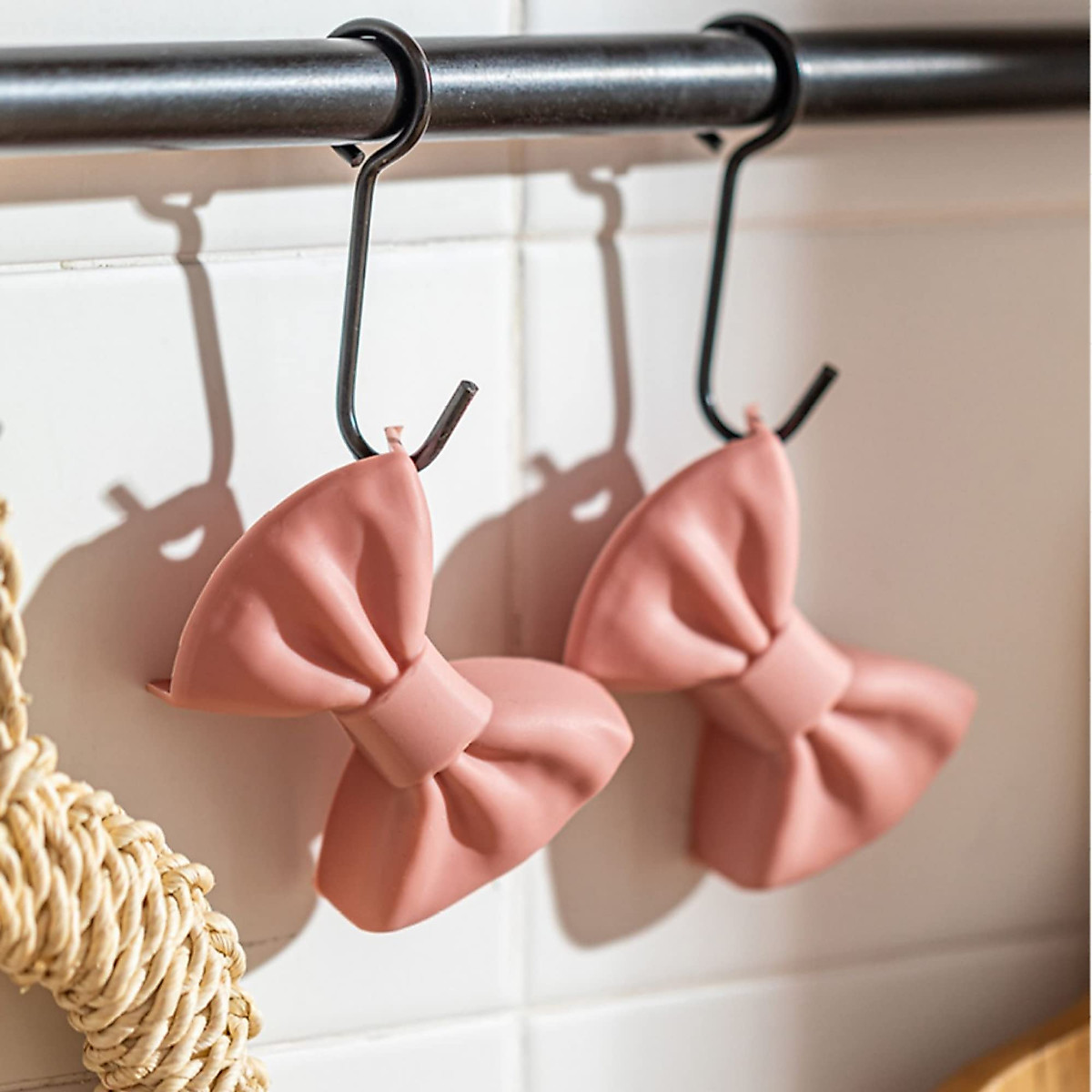 Qiiuuy Silicone Cooking Pinch Grips Oven Mitts,Bow-Tie Anti-Burn Clip,Textured Design,Kitchen Finger Grips,Waterproof,Red Raspberry and Pink