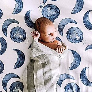 Burt's Bees Baby - Fitted Crib Sheet, Boys & Unisex 100% Organic Cotton Crib Sheet for Standard Crib and Toddler Mattresses (Hello Moon!) 28x52 Inch (Pack of 1)