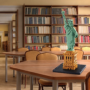 KLMEi Statue of Liberty Micro Blocks Building Sets Mini Bricks Building for Adults, New York Famous Landmark Architectural Model Toys for Kids Age of 14+ 2810 PCS