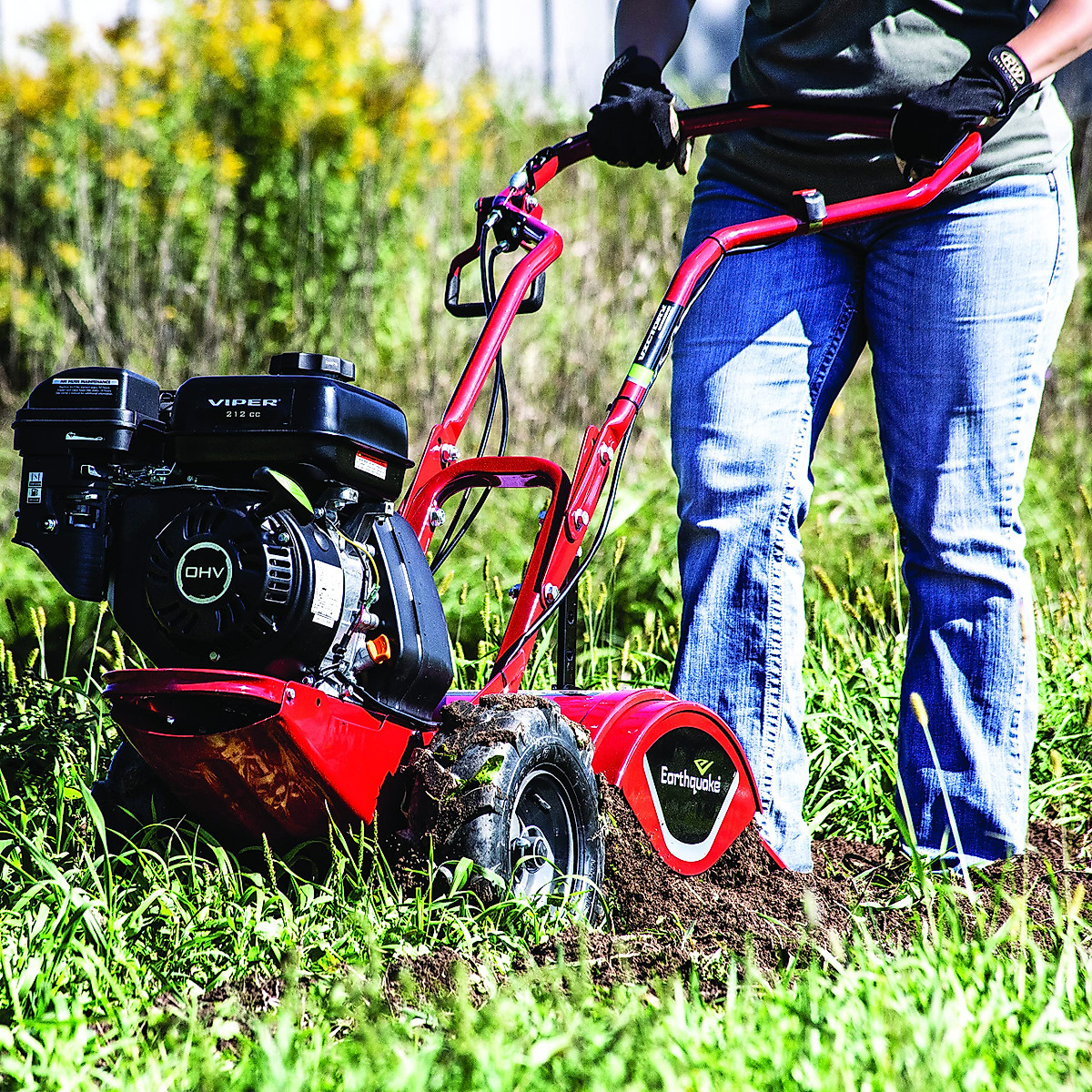EARTHQUAKE Victory Rear Tine Tiller, Powerful 209cc 4-Cycle Viper Engine, Rugged Bronze Gear Transmission, Counter-Rotating Tines, Instant Reverse, Pneumatic Wheels, Model: 39381, Red/Black