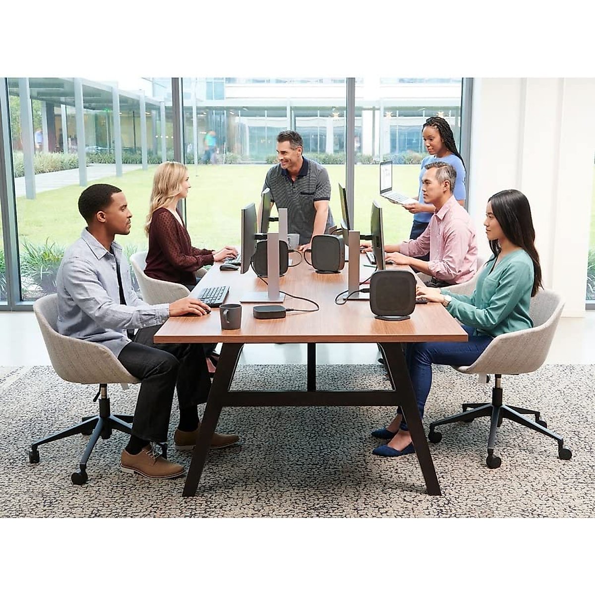 HP t640 Thin ClientAMD Ryzen R1505G Dual-core (2 Core) 2.40 GHz - TAA Compliant - 4 GB RAM DDR4 SDRAM - 16 GB Flash - AMD Radeon Vega 3 Graphics - Gigabit Ethernet ThinPro - IEEE 802.11ac - Displ