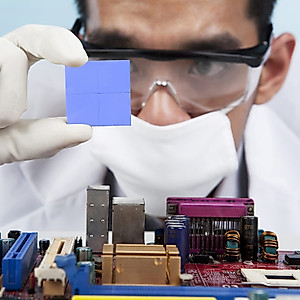 SIXQJZML 30Pcs 15x15x1mm Soft Silicone Thermal Conductive Pads Heatsink IC Chipset Northbridge for CPU GPU Heatsink