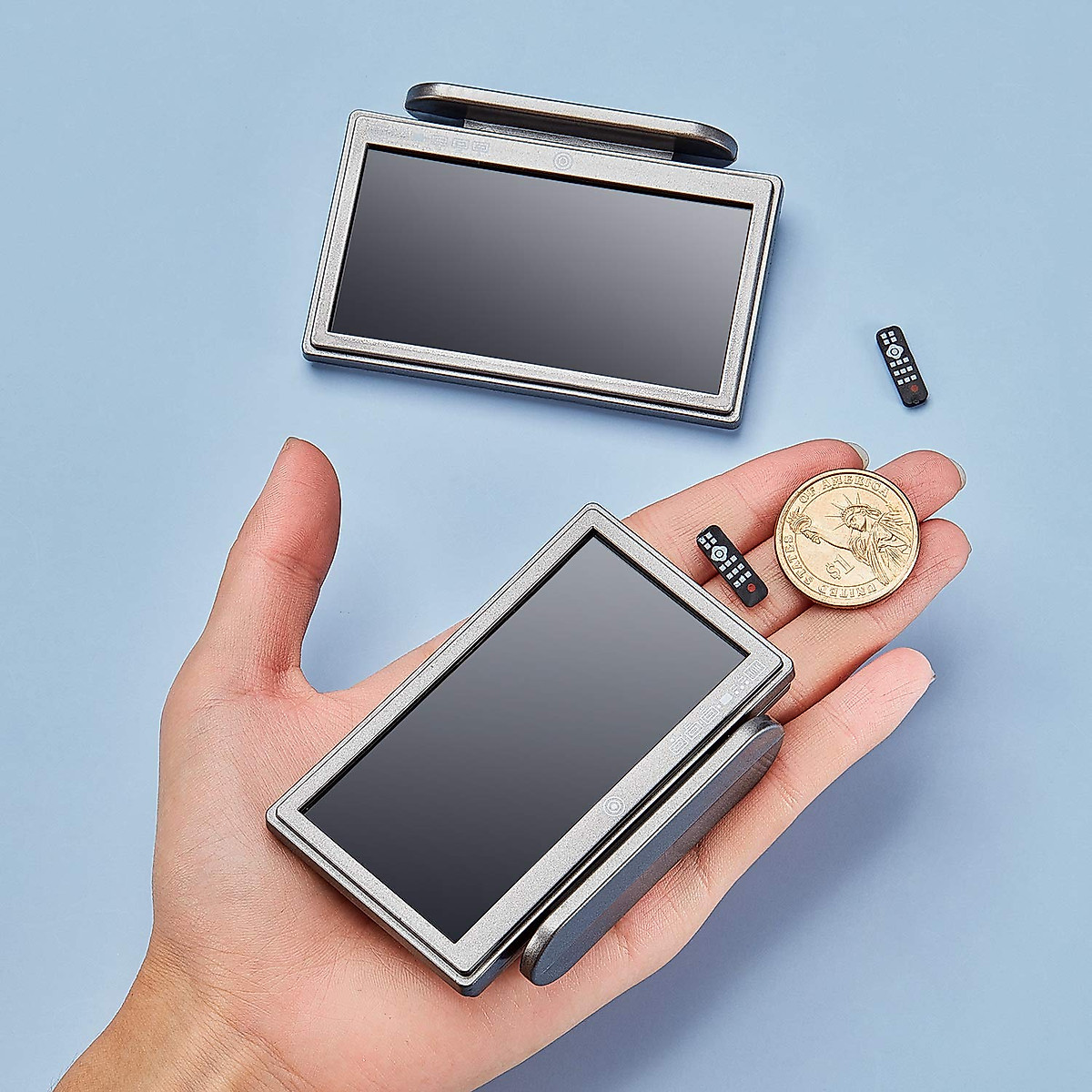 Skylety 2 Pieces 1:12 Miniature TV Television with Remote Control Dollhouse Television Dollhouse Mini Furniture Model Dollhouse Decoration Accessories