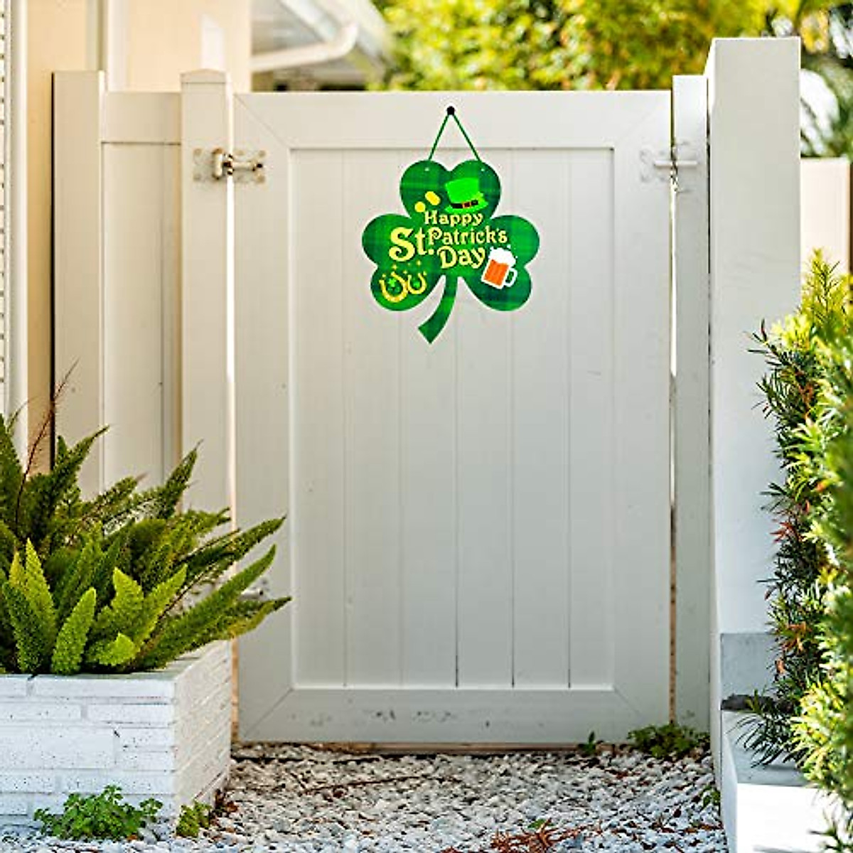 SICOHOME St. Patrick's Day Decoration,9.5"x 10" Happy St. Patrick's Day Door Sign,Shamrock Shaped Hanging Sign for Party Supplies Home Window Wall Farmhouse Indoor Outdoor Decor