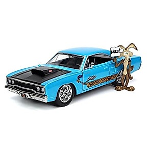 Jada 1:24 Diecast 1970 Plymouth Roadrunner with Wile E Coyote Figure