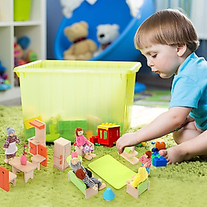 Wooden Dollhouse Furniture Doll House Furnishings with 8 Pieces Winning Doll Family Set, Dollhouse Accessories for Miniature Dollhouse, Family Figures Imaginative Play Toy (Cute Style)