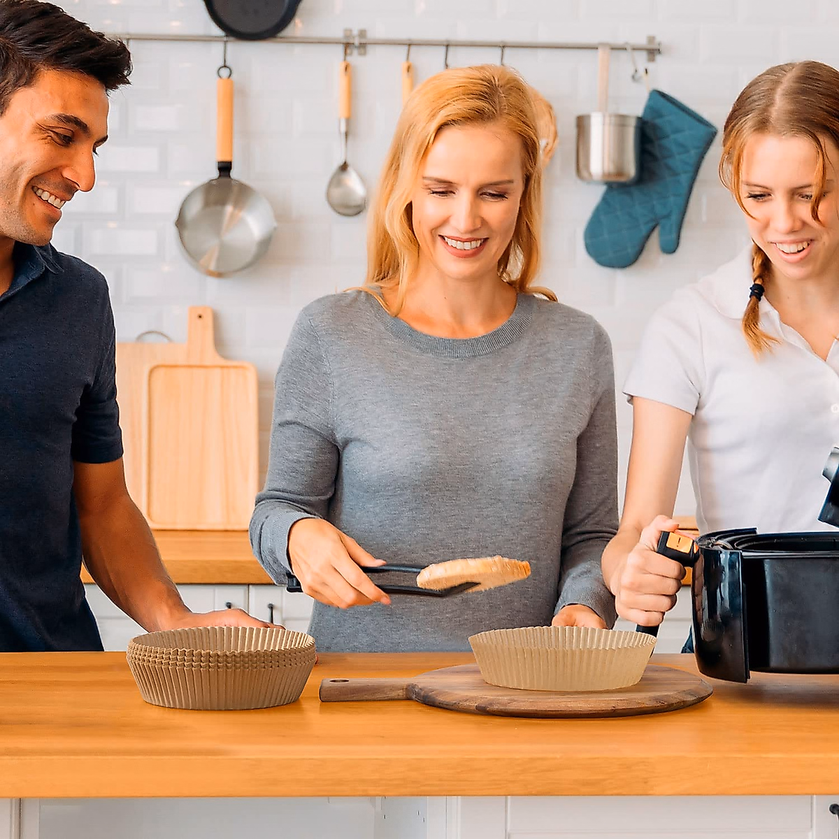 New Korbah Air fryer Disposable Paper Liner - (7.9 Inches) 100 Pcs - Grease and Waterproof Oven Round Sheets Nonstick Parchment Paper for Air Fryer Non Stick Basket Liners for Baking Cooking