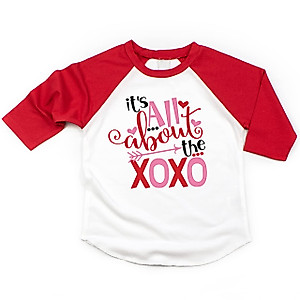 Bump and Beyond Designs Valentine's It's All About The XOXO Valentine's Day Shirt (Red 6-8)