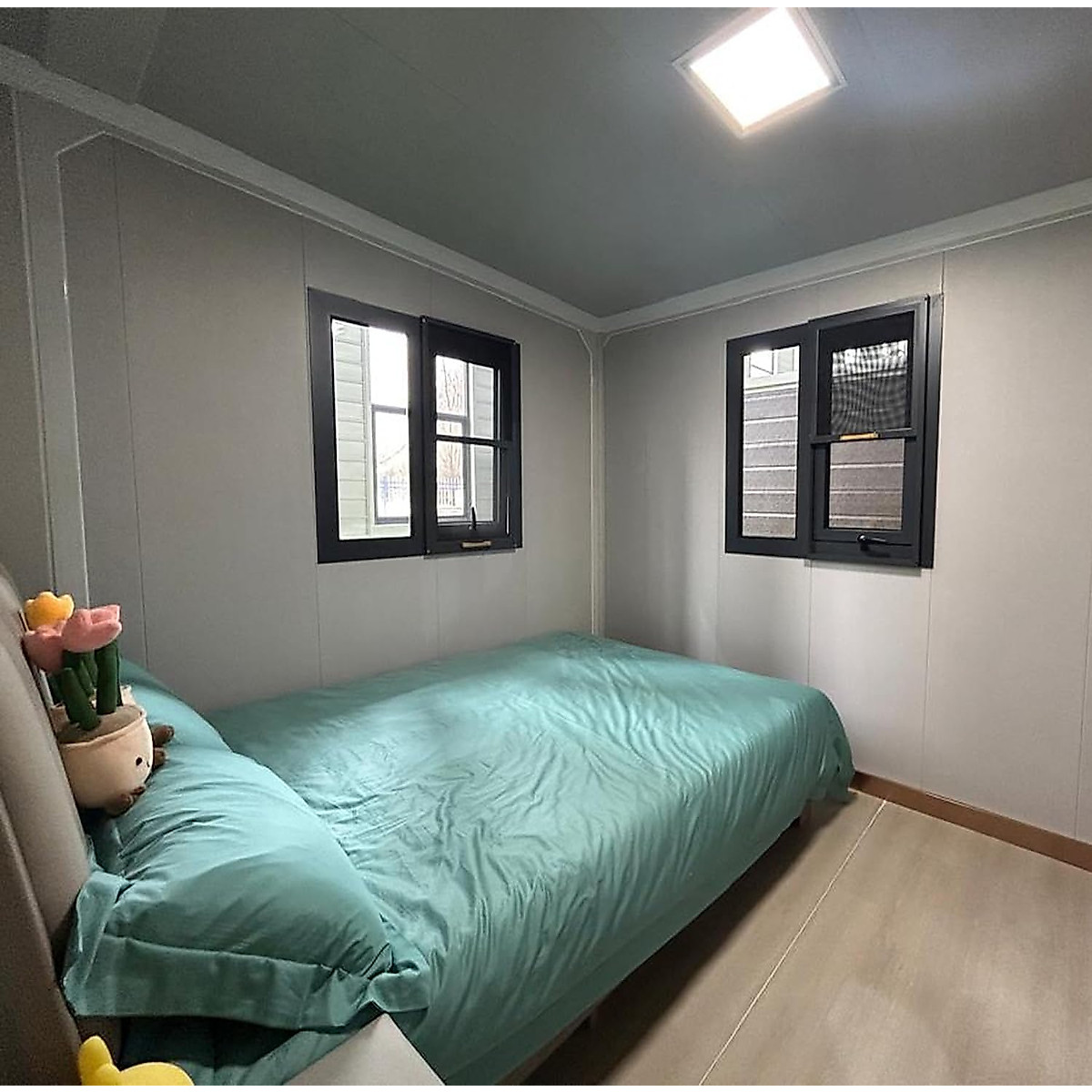 3 Room Container Houses Combined with 2 Two-Story Villas Prefab Luxury Modular Prefab Home with Terrace, guardrail, Staircase Living Room, Bathroom, Kitchen for Homes, Hotels, Offices