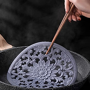 TENOC Thick Silicone Trivet Mats for Hot Pots & Pans, Heat Resistant & Non-Slip Holder for Dishes & Cookware, Multi-Use Kitchen Countertop Table Hot Pads Teapot Coaster 7.87 Inch, Set of 3, Grey