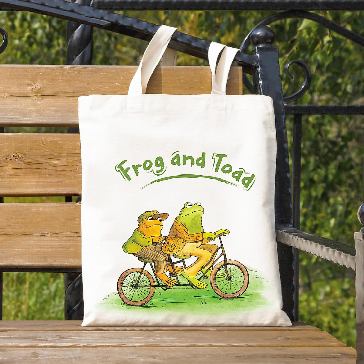 THEYGE Funny Frog Tote Bag Cute Frog and Toad Canvas Bag for Women Gift Cotton Canvas Tote Bag with Pocket Reusable Grocery Bag Beach Shopping Shoulder Bag