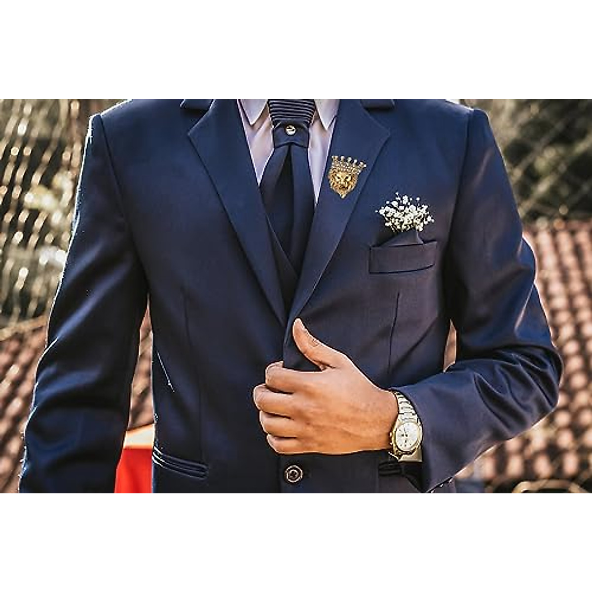 Crown Pel Pin for Men,Vintage Lapel Pin for Men Suits Enamel Backpacks Pins Coat Jacket Lion King Crown Pin Graduation Dress Crystal Brooch Badge (Old gold)