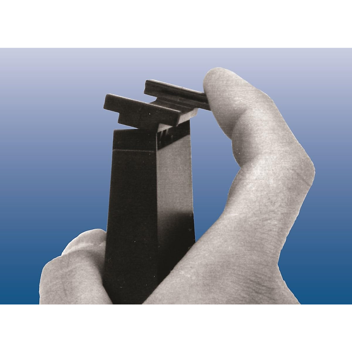 Bachmann Trains 18 PC. E-Z TRACK GRADUATED PIER SET - For Use with HO or On30 Scale E-Z Track , White