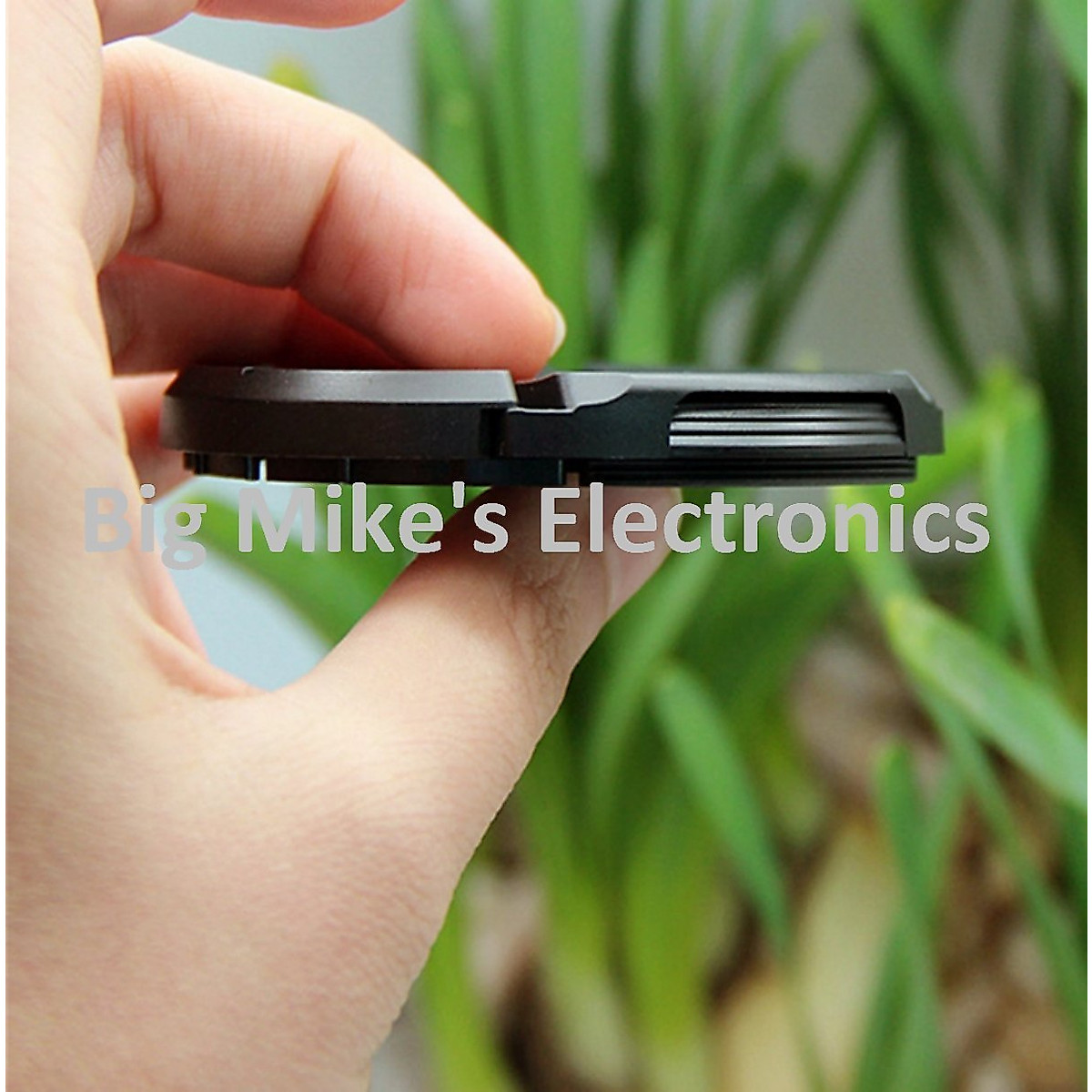 Big Mike's 55mm Universal Snap-On Lens Cap for Sony A-Mount Lenses 16-70mm, 18-55mm, 18-70mm, 28-70mm, 55-200mm, 35mm f/1.4G, 35mm f/1.8, 50mm f/1.4, 50mm f/2.8, 85mm f/2.8, 100mm f/2.8 - Black