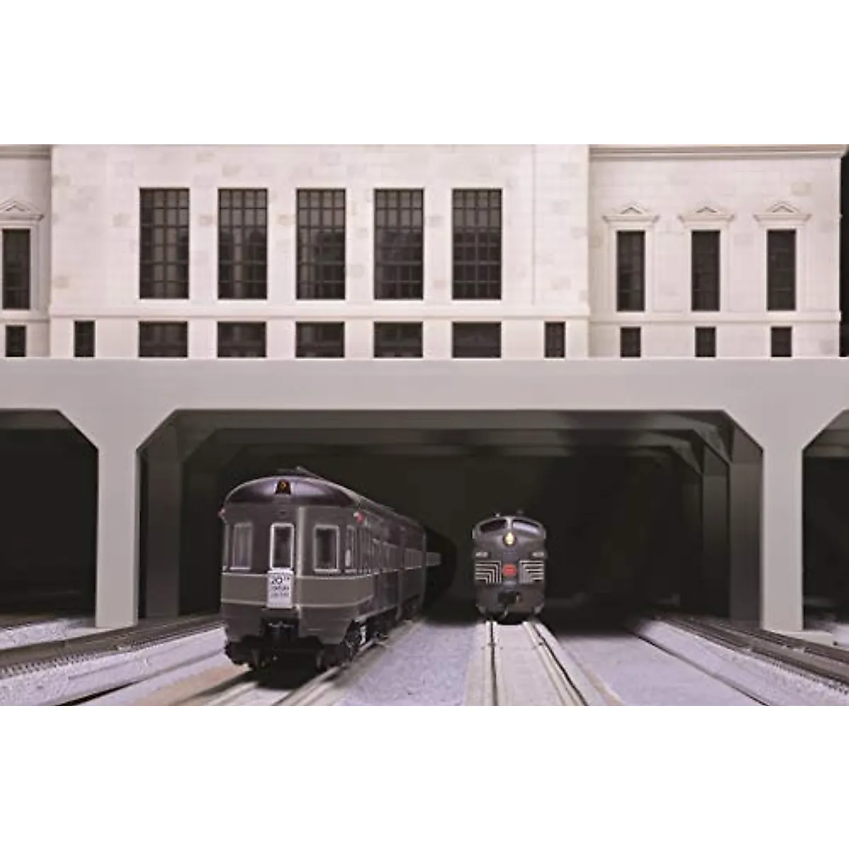Kato USA Model Train Products N Scale New York Central 20th Century Limited 9-Car Set