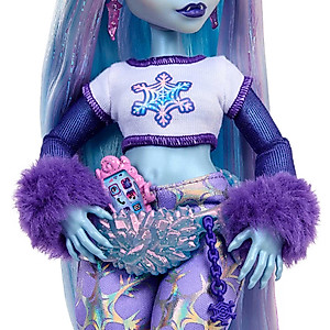 Monster High Doll, Abbey Bominable Yeti with Pet Mammoth Tundra & Accessories Including Furry Scarf & Snowflake Backpack