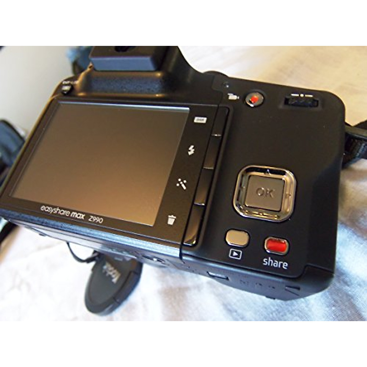 Kodak EasyShare MAX Z990 12MP 30x Optical/5x Digital Zoom HD Camera w/HDMI (Black) - One Touch Sharing!