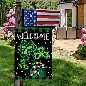 CMEGKE St Patrick's Day Garden Flag, St Patrick's Day Green Shamrocks Welcome Garden Flag, Spring Summer Garden Flag Rustic Vertical Double Sided Burlap ST Patricks Day Party Holiday Farmhouse Yard Home Outside Decor 12.5 x 18 In