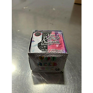 La Fresh My Beauty Is Unique Beauty Wipes Gift Pack - Contains 16 Individually Wrapped Wet Wipes Variety For Personal Care and Travel Essentials