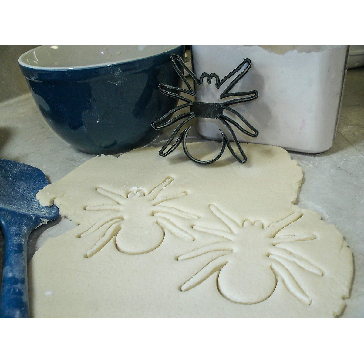 SPIDER OUTLINE EIGHT LEGS INSECT HALLOWEEN SCARY SPIDERMAN COOKIE CUTTER MADE IN USA PR829