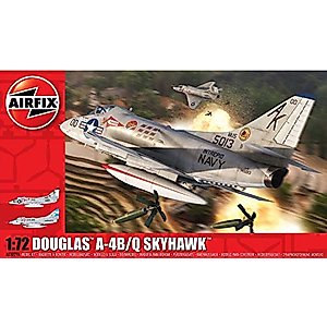 Airfix Douglas A-4B/Q Skyhawk 1:72 Vietnam War Military Aviation Plastic Model Kit A03029A, Unpainted