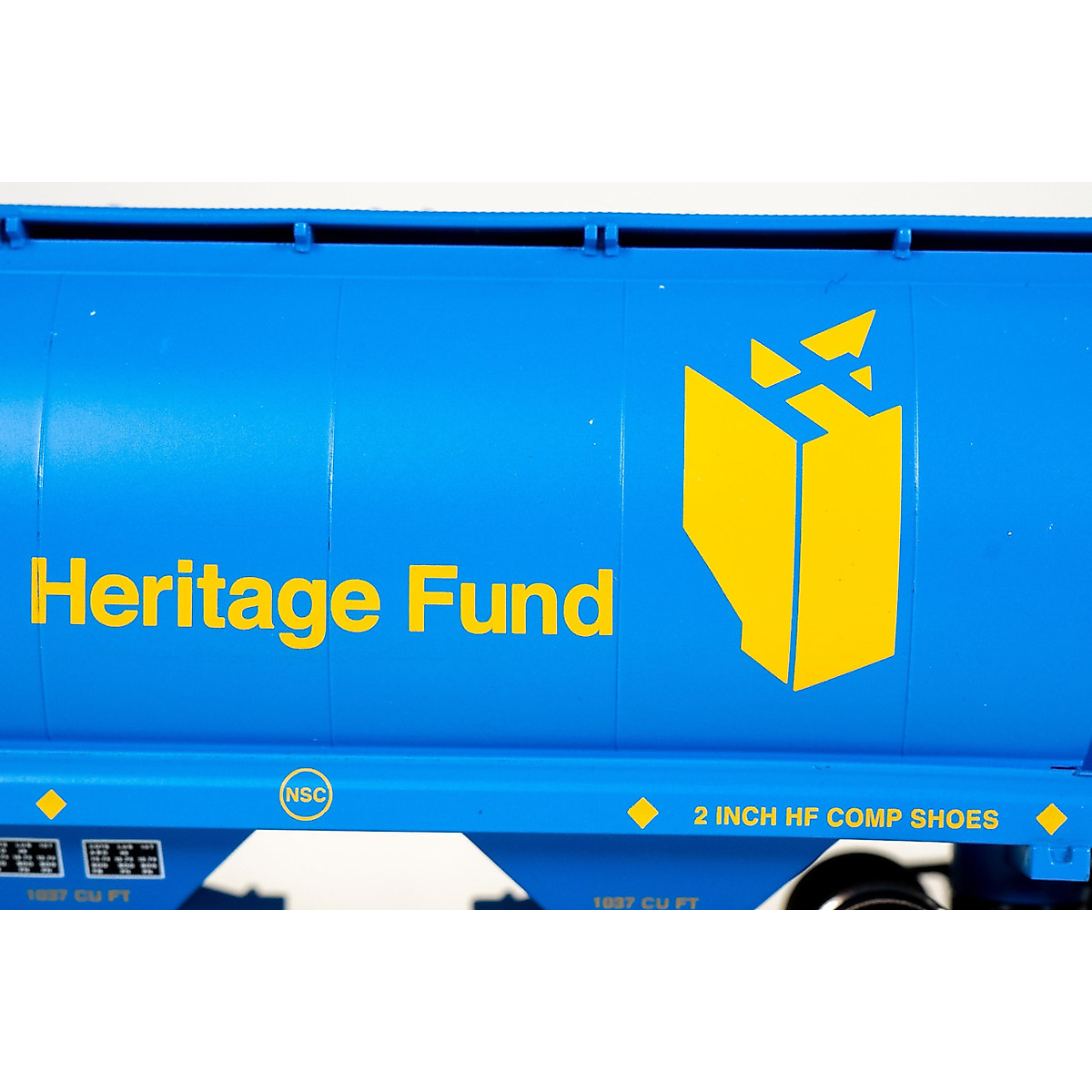 Bachmann Trains - Canadian 4 Bay Cylindrical Grain Hopper - Heritage Fund - HO Scale