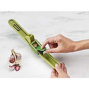 Joseph Joseph CleanForce Press Powerful, Squeeze, Easy Garlic Mincer with Trigger-Operated Wiper Blade and Handy Cleaning Tool, One Size, Green