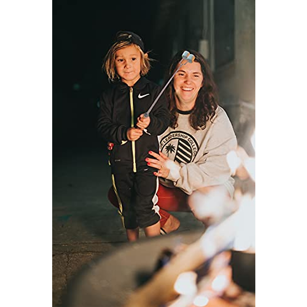 Fire Pit w/BBQ Sticks Skewers, 22in Fire Pit Outdoor Patio Steel Fire Pit Bowl Wood Burning Firepit BBQ Grill for Camping Beach Bonfire Picnic Backyard Garden