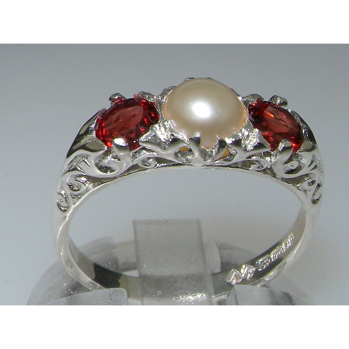 LetsBuyGold 925 Sterling Silver Cultured Pearl and Garnet Womens Band Ring - Size 7