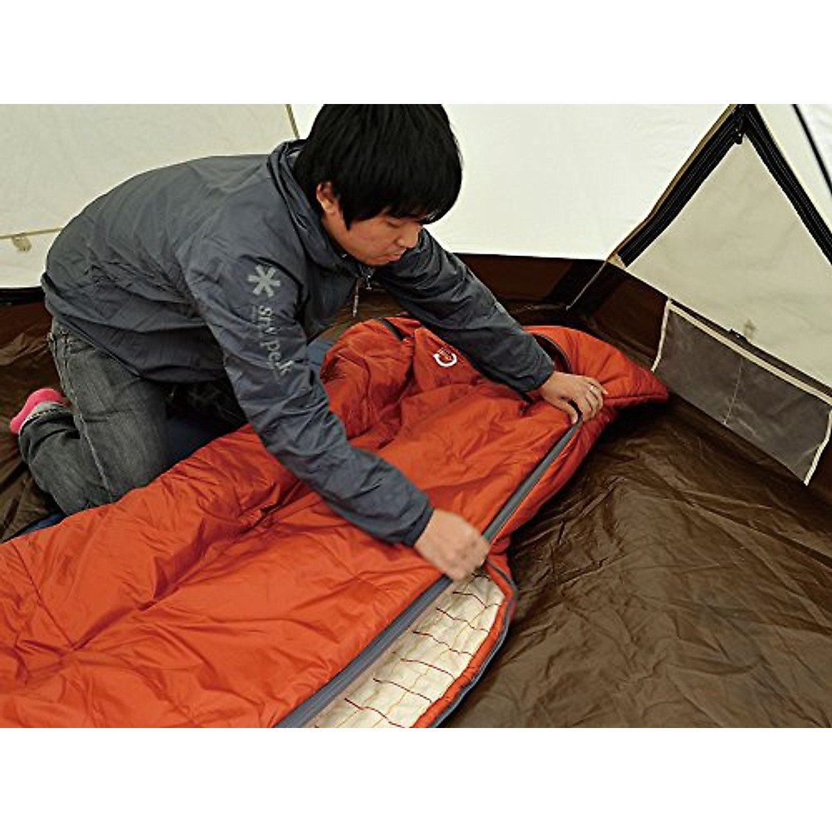 Snow Peak Ofuton Sleeping Bag - Versatile Camping Sleeping Bag for Cold Weather & Warm Sleeping - Comfortable & Durable Camping Equipment - Wide