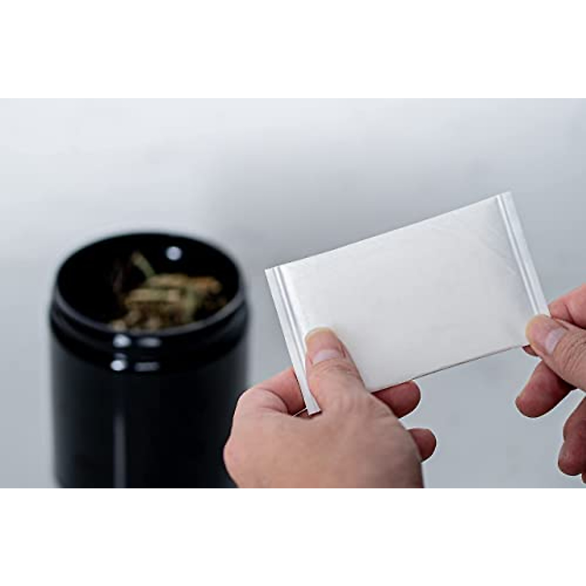 Infinity Pack 62% RH 8 g Humidity Packs (10 Pcs) - Natural Plant Based Solution for Storing up to 28 g Herbs - 2 Way Humidification - Patented Moisture Control Technology - with Resealable Bag