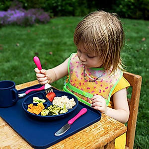 green sprouts Finger Food Platemat Spacious eating and craft area with raised edges contains messes Helps develop independent eating skills, Great for crafts, Made of silicone, Dishwasher safe