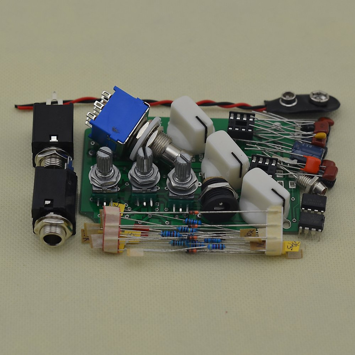 New DIY Fuzz Pedal Kits with 1590B Diecast Aluminum Enclosure True Bypass for Bass& Guitar