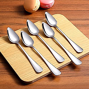 5 PCS Grapefruit Spoons, Stainless Steel Grapefruit Spoon Utensil Set, Serrated Edge & Thick Gauge Handle, Silver Kitchen Tool with Non-stick Plating for Kiwi, Dessert, Apple, Citrus Fruit