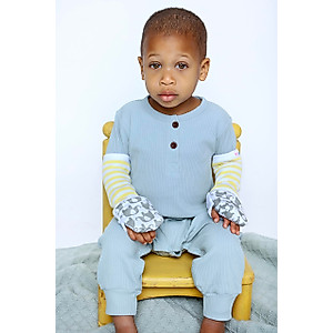 Handsocks Plushy Stay On Strap-Free No-Scratch & Warmth Mittens (Medium 6-12 Months. Bicep Size Should be Bicep 5.0"-8.0"), Olivia (Grey/Yellow Elephant) - One Pair