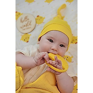 Baby Gift Box Muslin Swaddle Blanket Set with Silicone Teether and Accessories - Perfect for Newborn Girls and Boys - Cute and Elegant Packaging - 6 Pieces in a Box