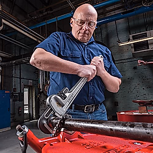 RIDGID 31105 Model 824 Aluminum Straight Pipe Wrench, 24-inch Plumbing Wrench, grey