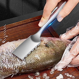 Fish Scaler 304 Stainless Steel Fish Scale Remover with 7.5'' Non-slip Handle and 24 Serrated Nails Portable Fish Descaler Tool Quick Fish Scaling Fish Scraper