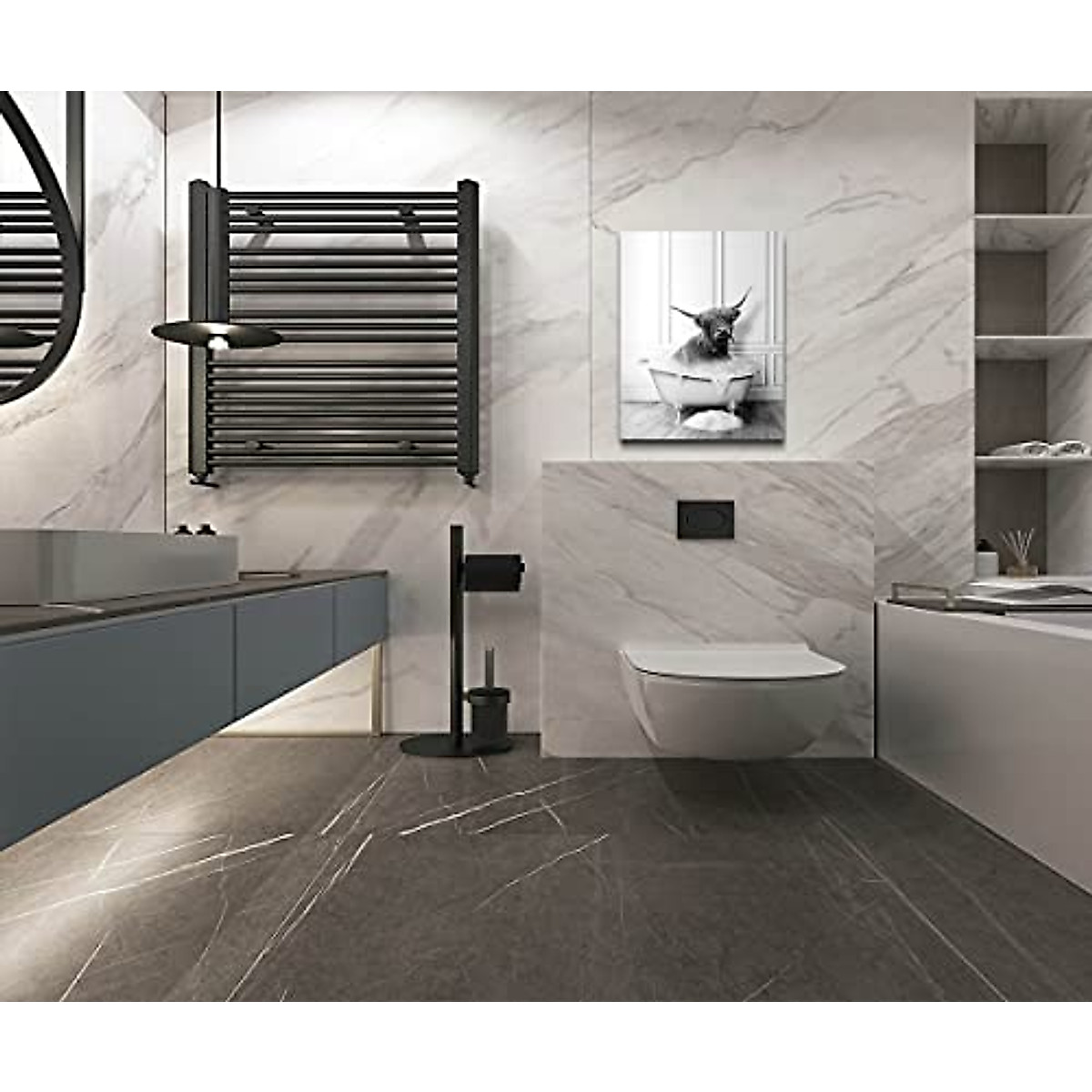 Funny Highland Cow Bathroom Wall Decoration Black and White Canvas Cow in Bathroom Decoration Picture Humorous Animal Bathroom Wall Art Printed Country Farmhouse Style Wall Decoration Prepare Frame Hanging in Bathroom Bedroom Children's Bathroom Decoratio