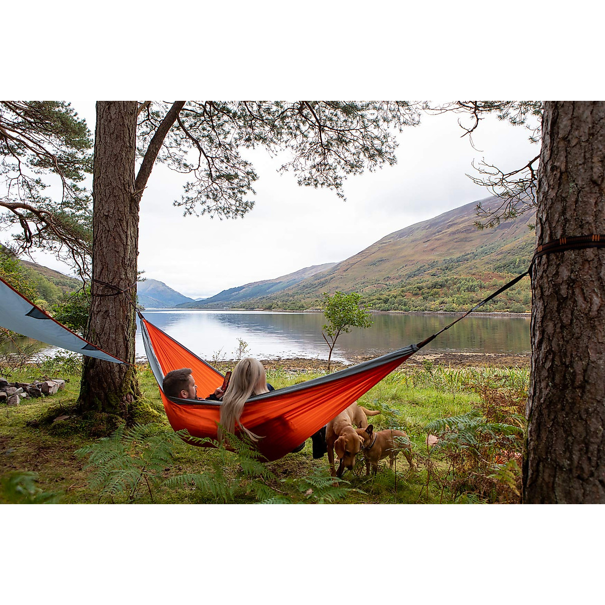 Nevis Outdoor Camping Hammock for Two People - Holds up to 500lbs - with Adjustable Tree Straps, Heavy Duty Aluminium Carabiners and Integrated Carrying Pouch. A Must-Have Camping Accessory
